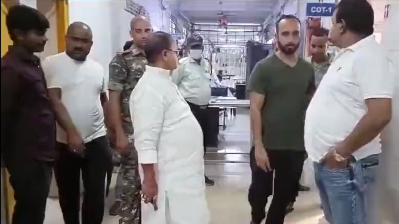 'If Anyone Dares Against Me...': JDU MLA Gopal Mandal Flaunts Revolver ...