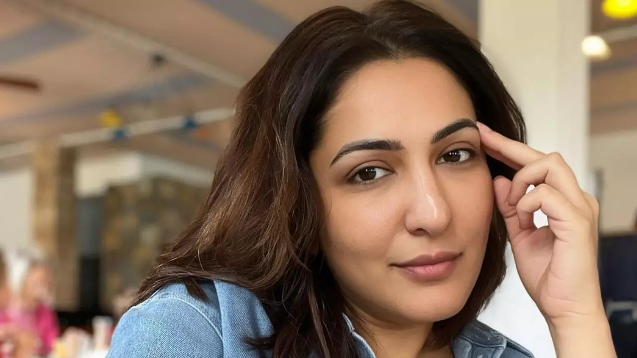 Eisha Chopra Shares Shocking Incident, Reveals She Was 'Physically Groped' By 70-Year-Old Man ...