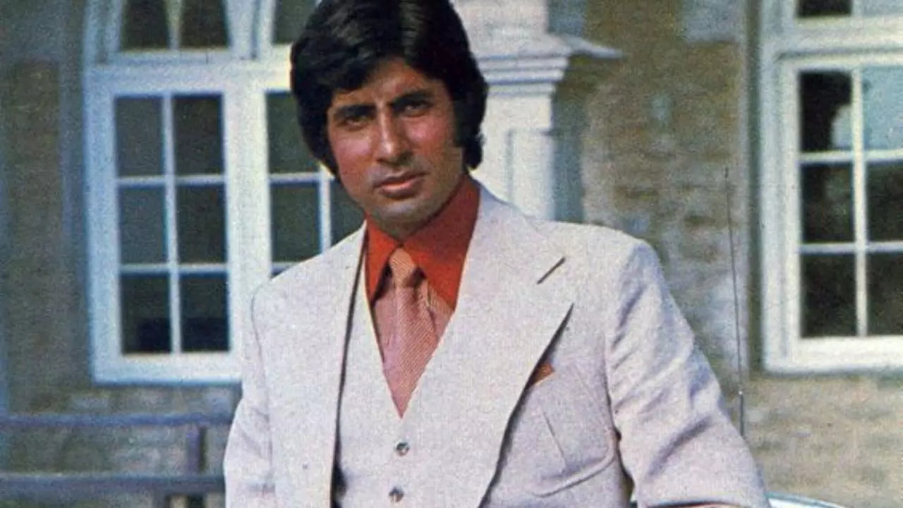 How Amitabh Bachchan Established Himself as the Angry Young Man of ...
