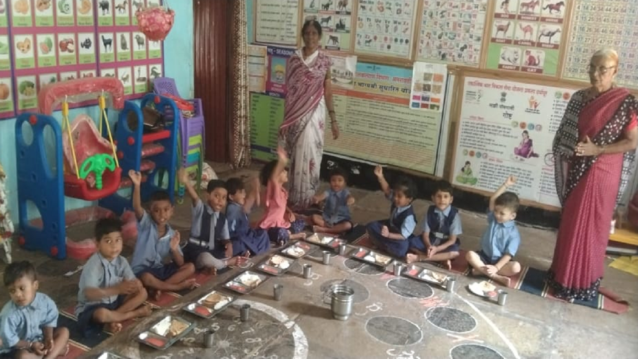 9 colors Nutritional food for Anganwadi children in Navratri Festival ...