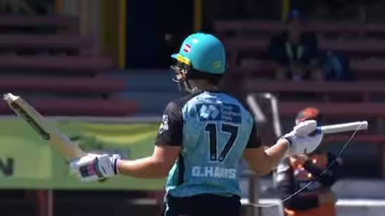 Woman Power! Australia's Grace Harris Hits Six With A Broken Bat In Big ...