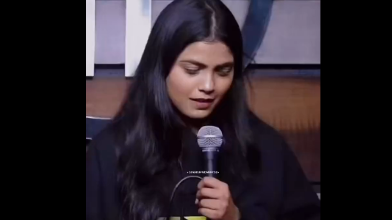 Stand-up Comedian Vidushi Swaroop Slammed For Calling Prostitution A ...