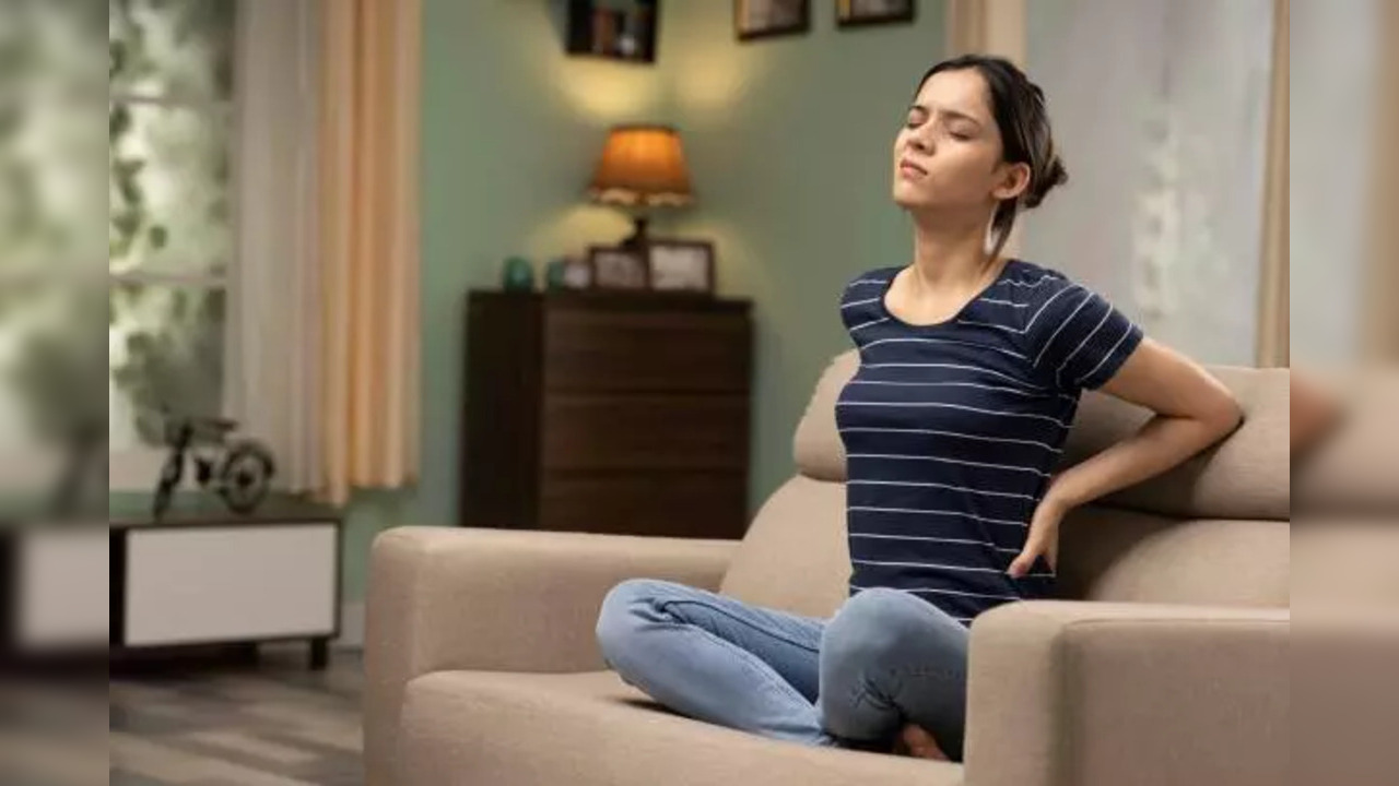Back Pain In the 20s? Know 6 Easy Ways To Manage Spine Discomfort ...