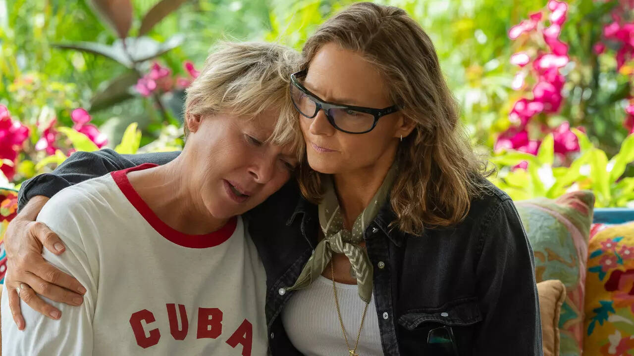 Nyad Movie Review: Annette Bening, Jodie Foster Star In This ...