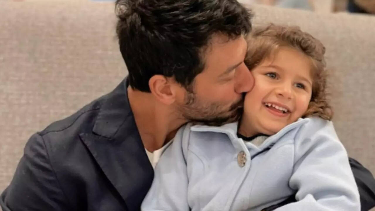 Bigg Boss OTT 2's Jad Hadid REVEALS His Daughter Accidentally Fell In ...