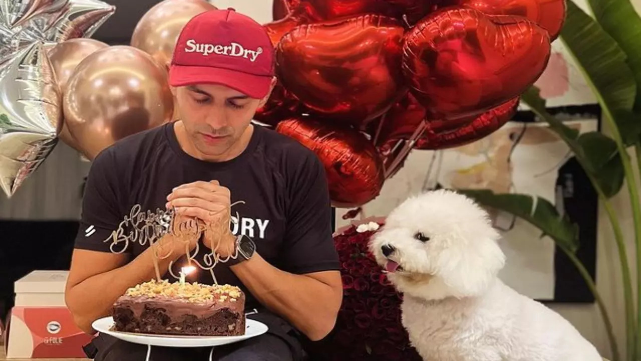 Kartik Aaryan Shares Glimpse From Birthday Celebration With Pet Katori ...