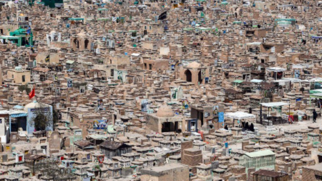 Wadi Al-Salam: Recognised As The Largest Cemetery With 6 Million Buried ...