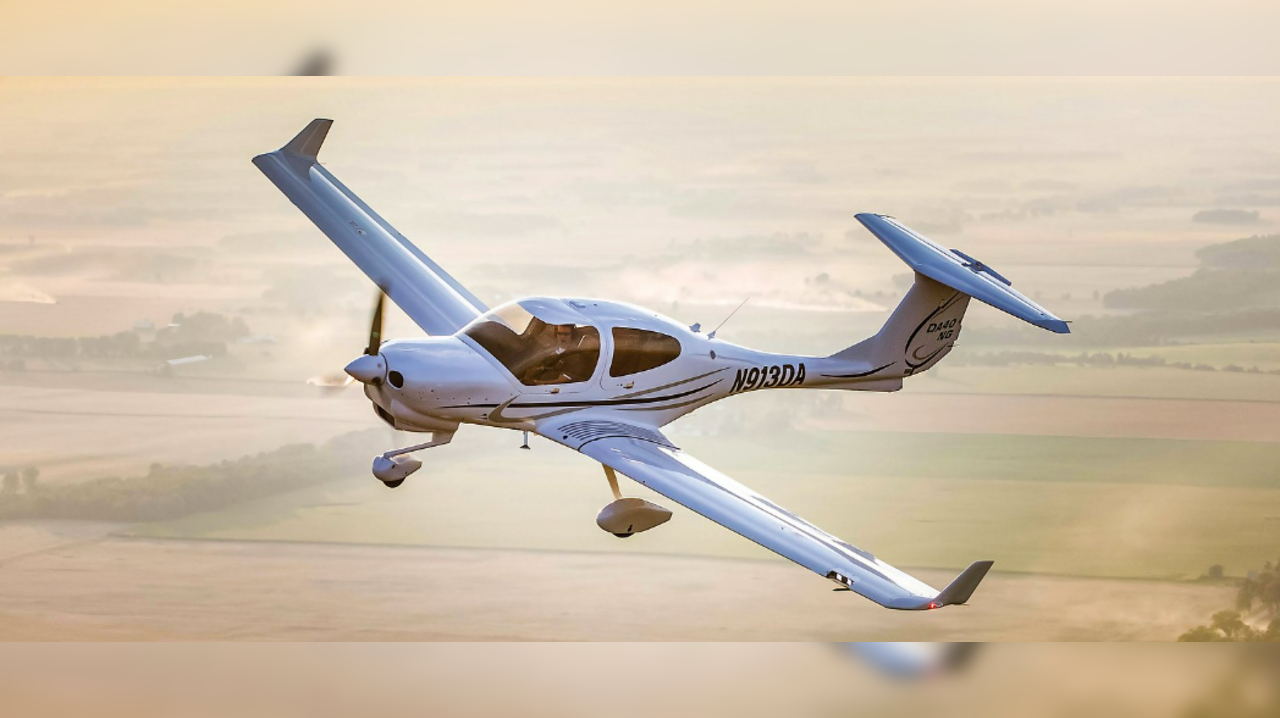 Trainee Pilot Loses Contact With ATC On First Solo Flight, Here's What ...