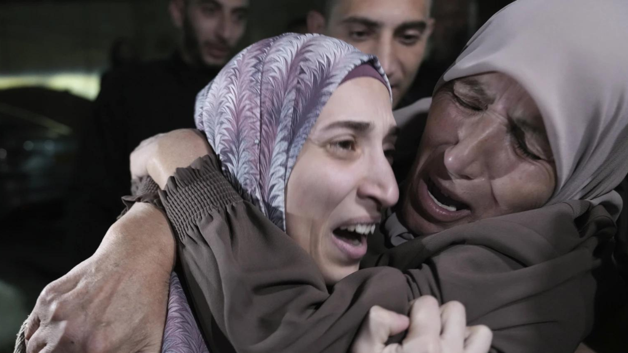 Palestinian Prisoners Start To Be Released As Israeli Hostages Return ...