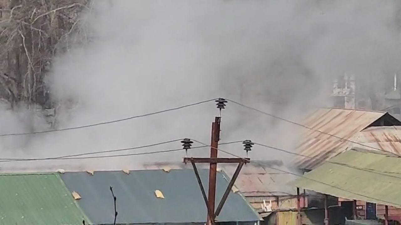 Fire Breaks Out Inside Army Barrack In Jammu And Kashmir | VIDEO ...