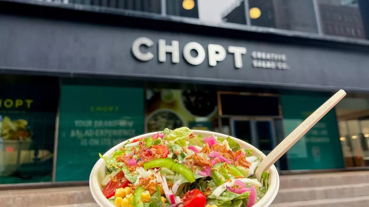 Salad Mixed With Human Finger! US Woman Chews On Flesh, Sues Restaurant ...