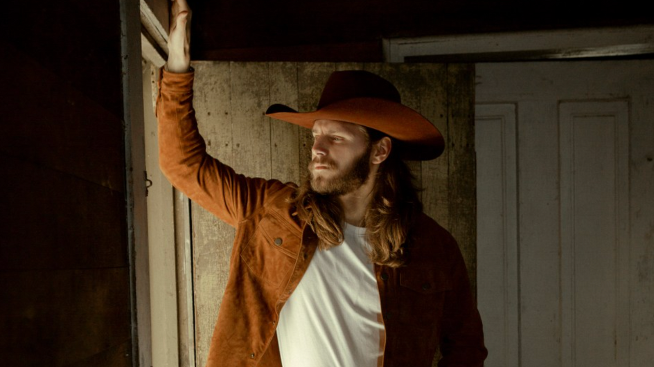 Who Is Warren Zeiders? Singer Slammed For National Anthem Performance ...