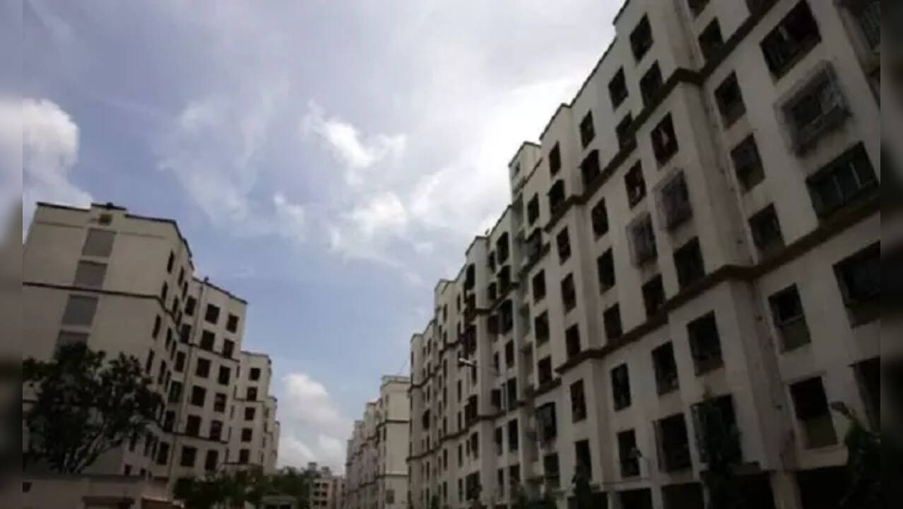 MHADA Houses: वर्षभरात 1 लाख कुटुंबांना हक्काचे घर मिळणार, जाणून घ्या ...