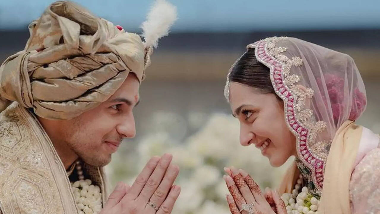 Kiara-Sidharth To Parineeti-Raghav: Best Shaadi Pics Of 2023