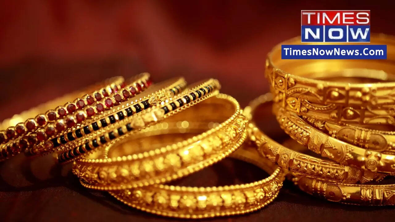 Gold Price Today: ఒక తులం బంగారం ఏకంగా రూ. 900 పతనం...ఇక మహిళలకు పండగే ...