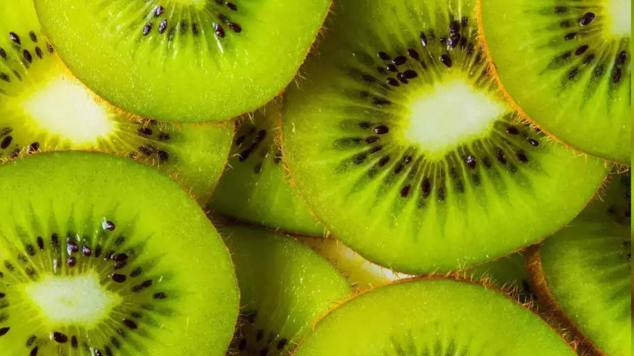 Kiwi Fruit Benefits: చలికాలంలో రోజు ఒక్క కివీ పండు తింటే చాలు ...
