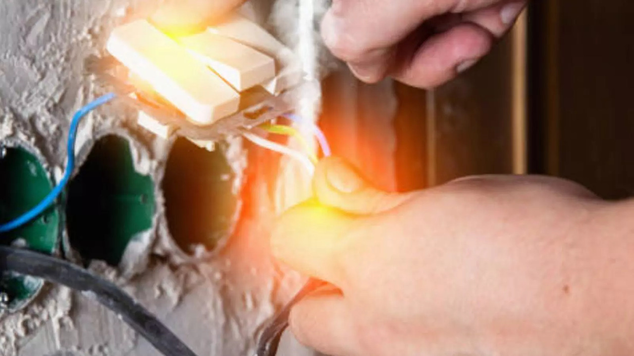 Two Brothers Die Due To Electrocution In Chennai | Chennai News, Times Now