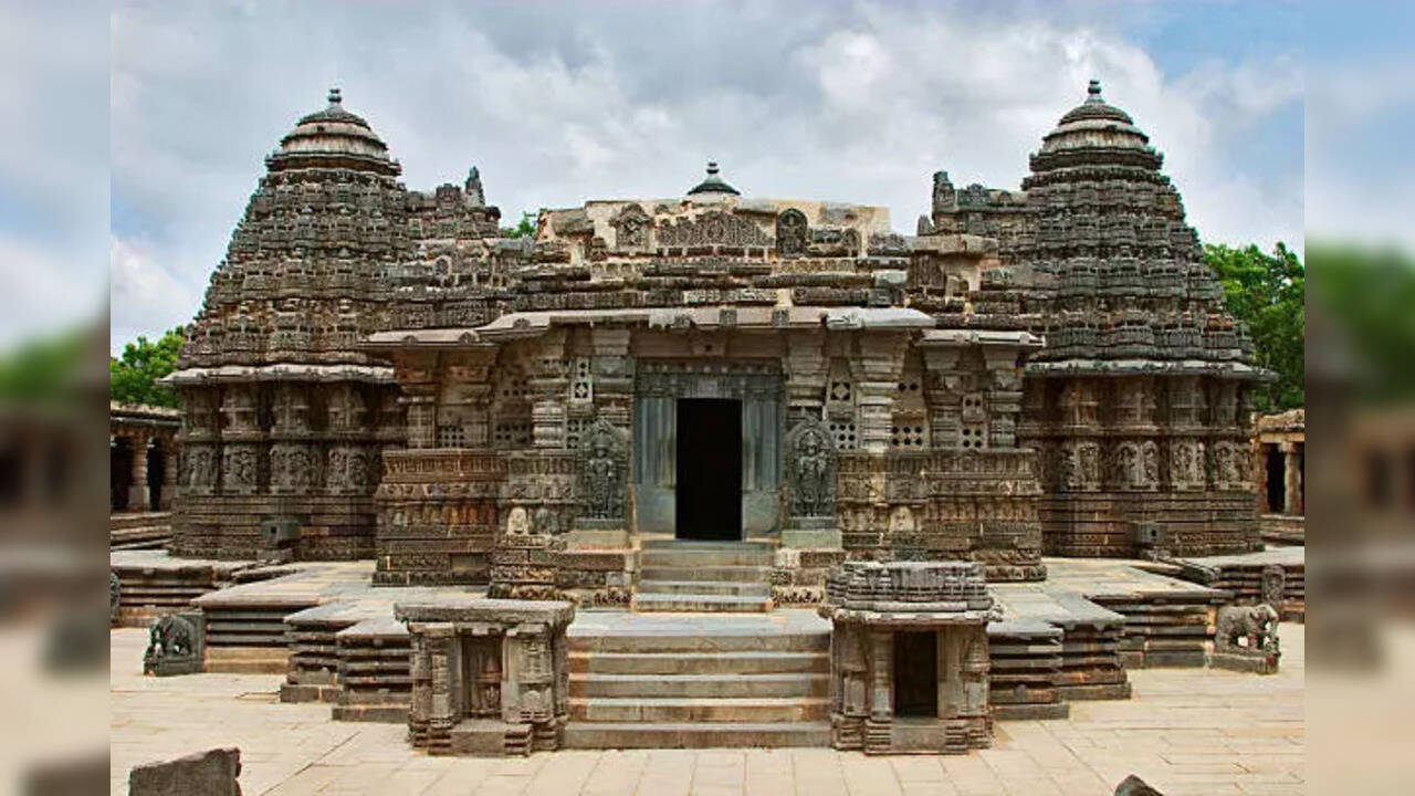 10 Unsual Rituals In Temples Of India That Will Leave You Surprised