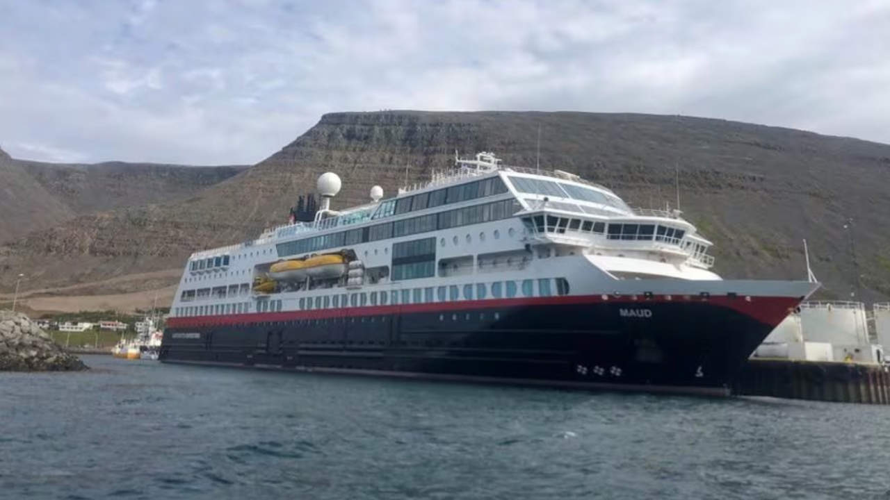 Ms Maud: Norwegian Ship MS Maud Hit By Rogue Wave, Loses Power In North ...