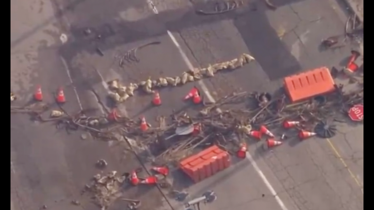 Lax Protest: LAX Protest Live Updates: Protesters Block Airport ...