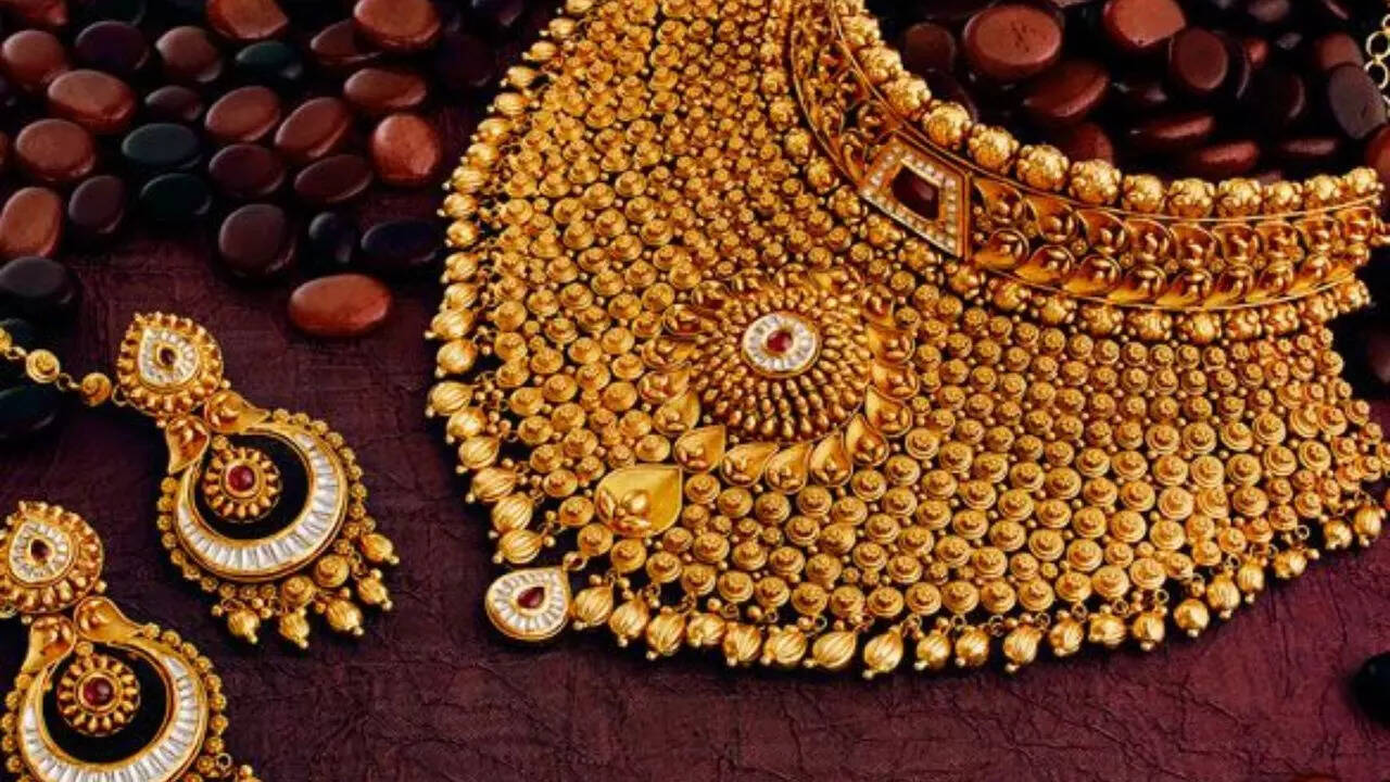 today gold rate in chennai 916 kdm hallmark gold price details here ...