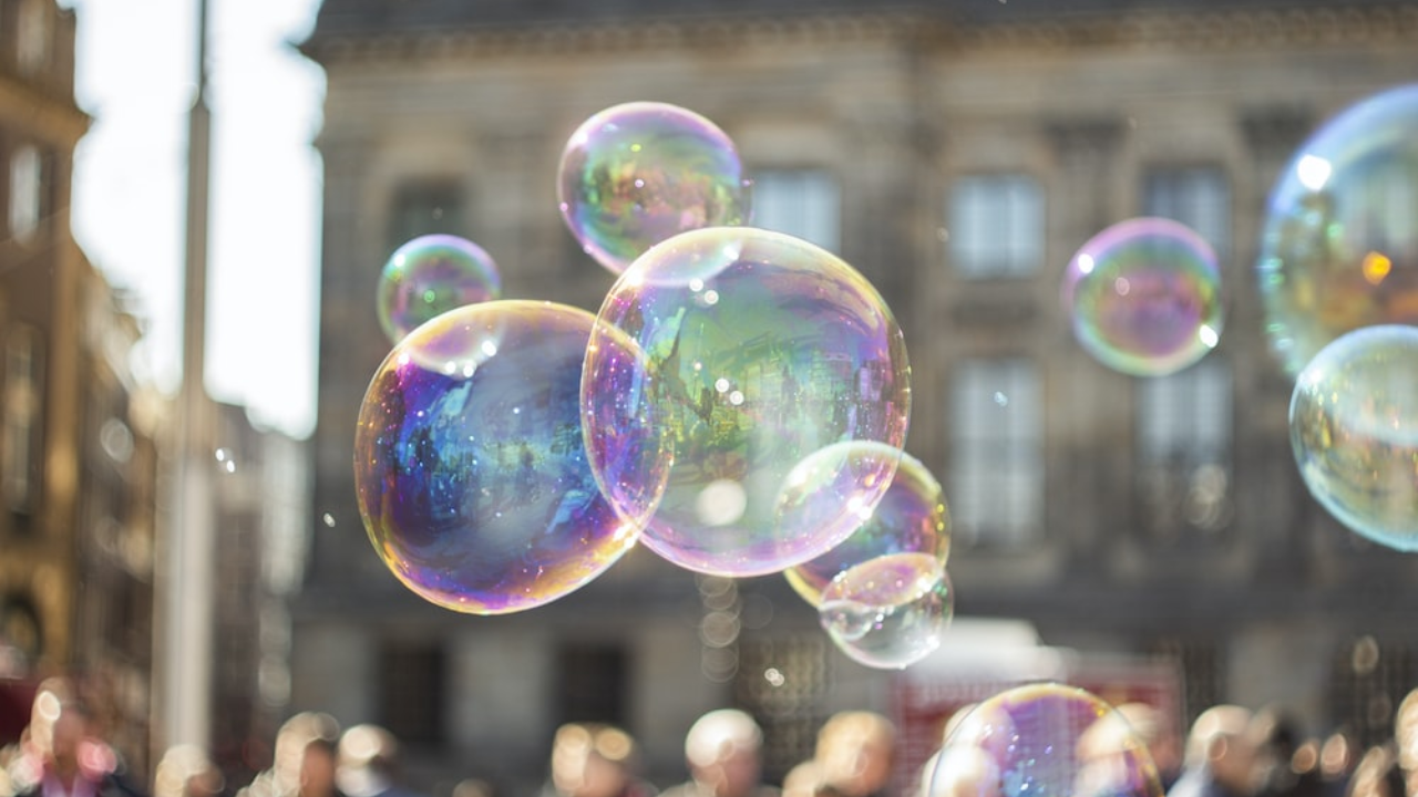 Here's The Interesting Science Behind Why Bubbles Pop | Explainers News ...