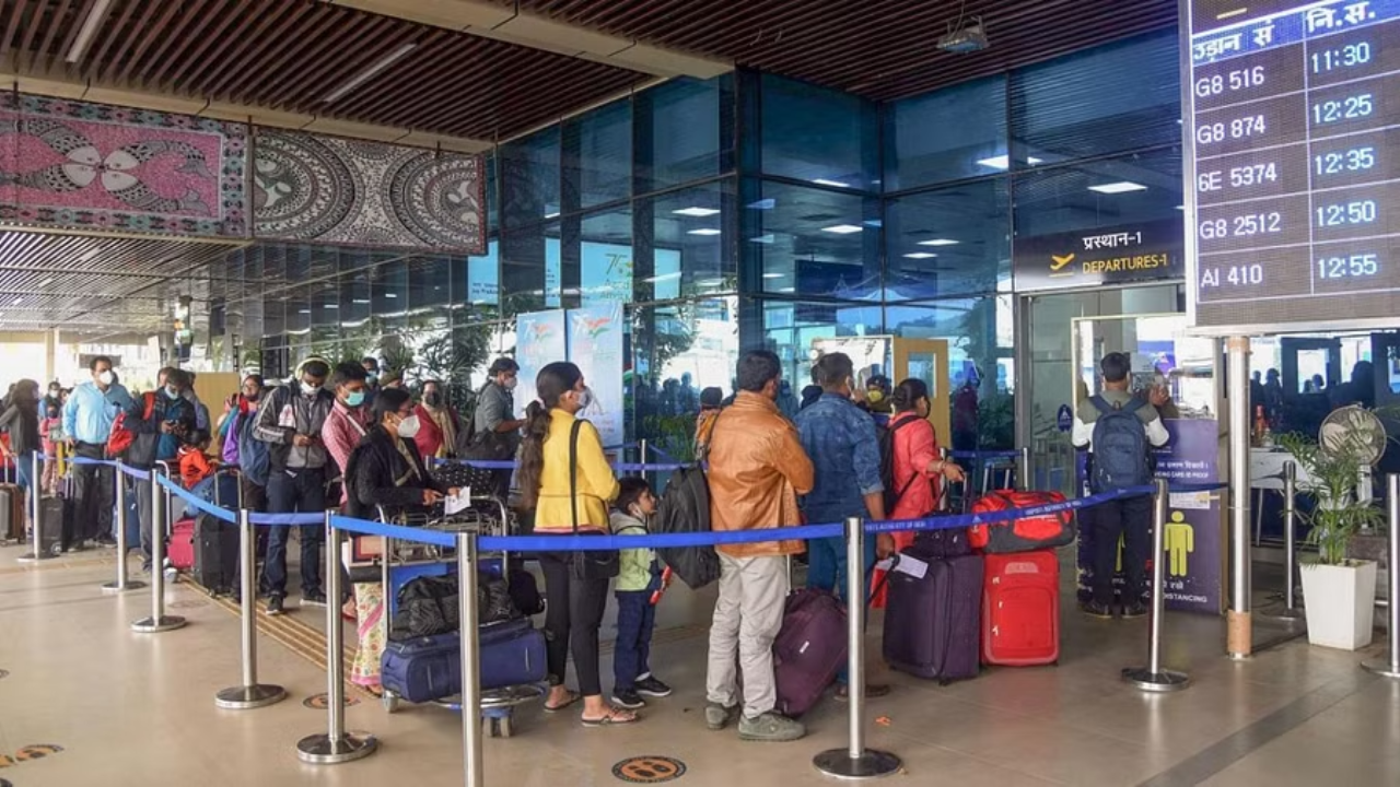 Not Just Fog, Flyers At Delhi Airport Facing Troubles Due To THESE ...