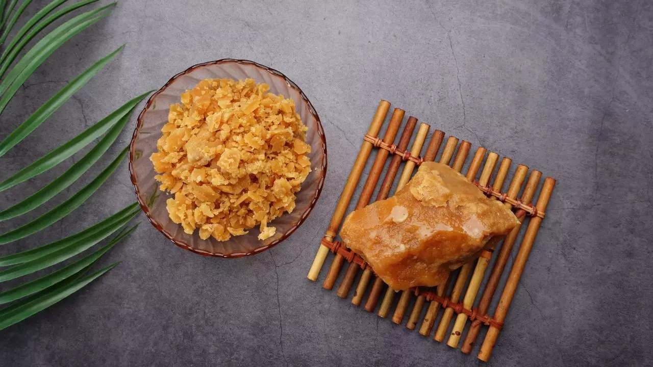 Health Benefits Of Jaggery: From Boosting Immunity To Detoxifying The ...