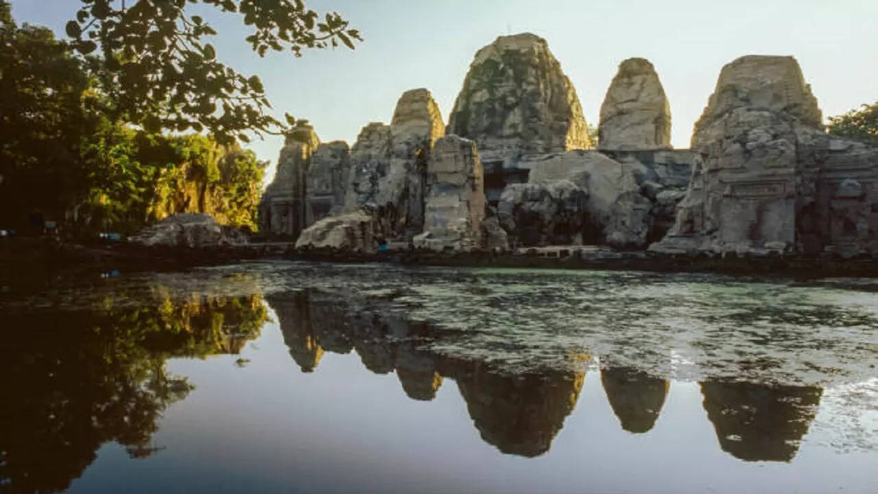 10 Fascinating Facts about the Masroor Rock Cut Temple