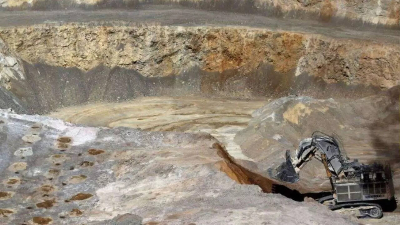 gold mine collapse in mali more than 70 dead | தங்கச் சுரங்கம் இடிந்து விழுந்து 73 பேர் பலி ...