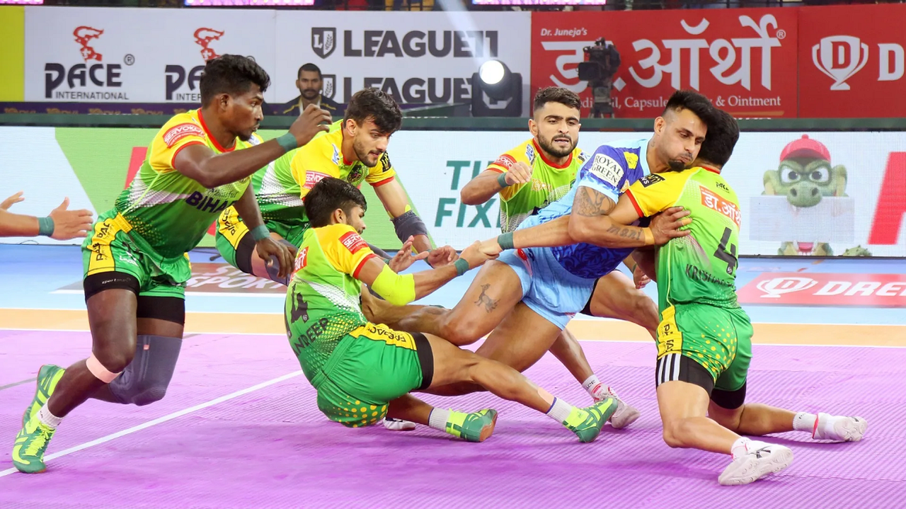PKL 10: Patna Pirates Defeat Bengal Warriors By 16 points, High 5 for ...