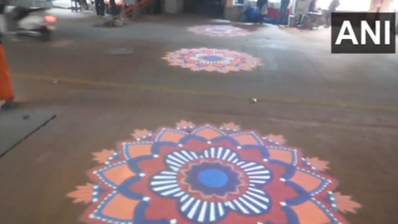 WATCH: Digital Rangoli Adore Ayodhya Streets Days After Ram Mandir Pran ...