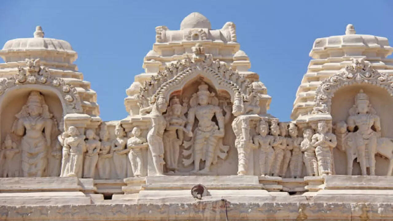 10 Unusual Things about the Gavi Gangadhareshwara Temple