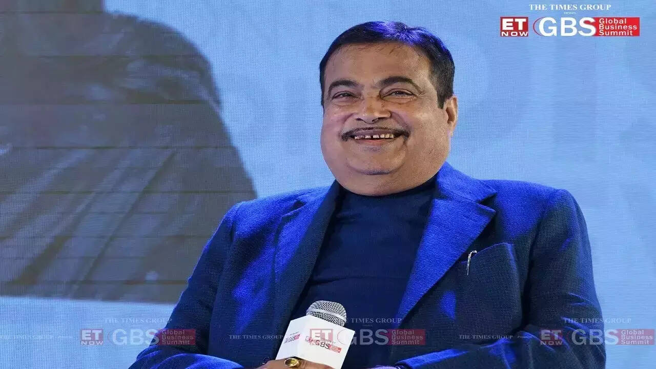 et now global business summit 2024 nitin gadkar says that story when a us citizen corrected his ...