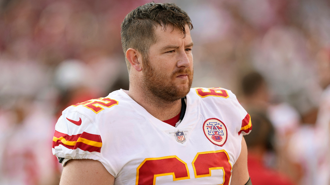 Joe Thuney: Super Bowl 2024: Kansas City Chiefs vs San Francisco 49ers ...