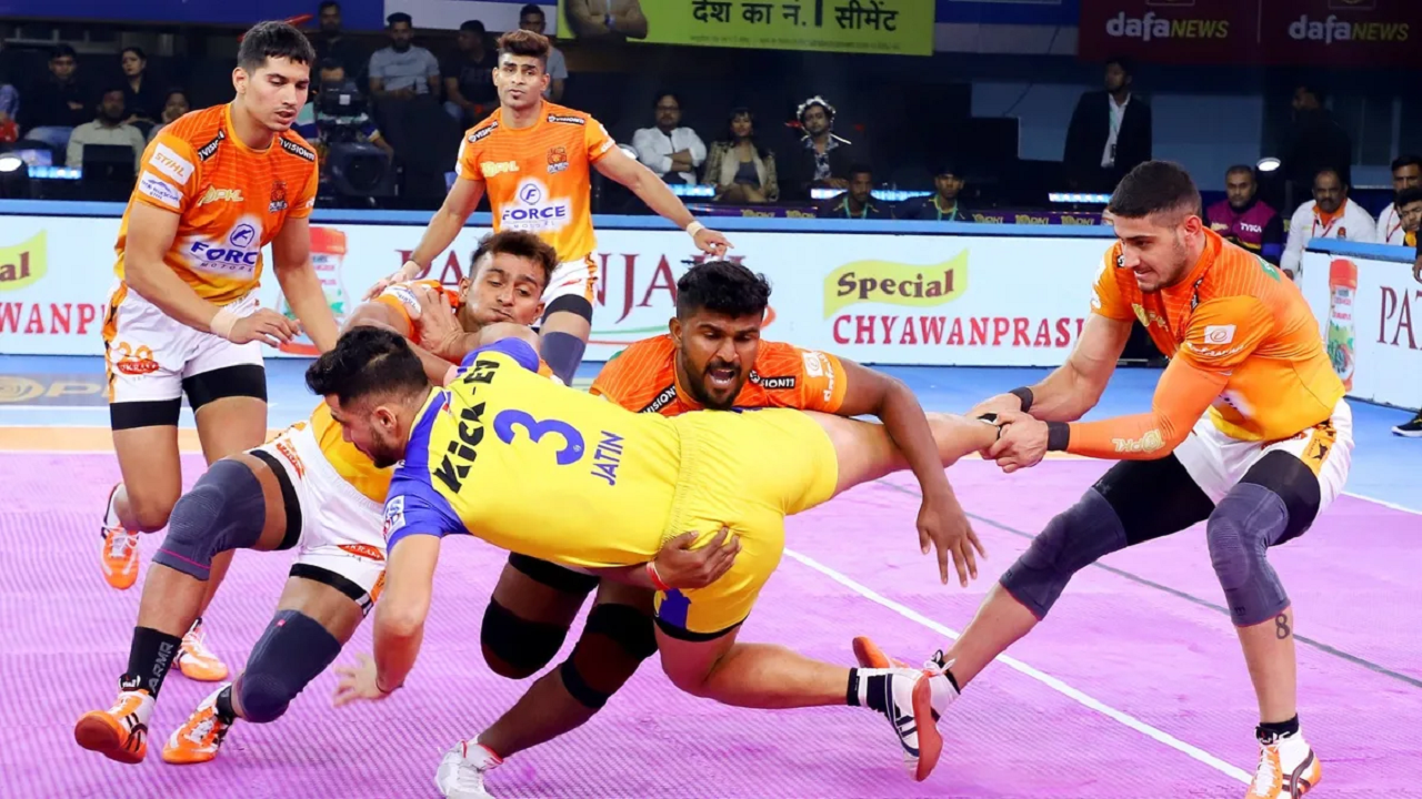 Mohite, Shadloui Power Puneri Paltan To PKL 10 Semi-Finals | Sports ...