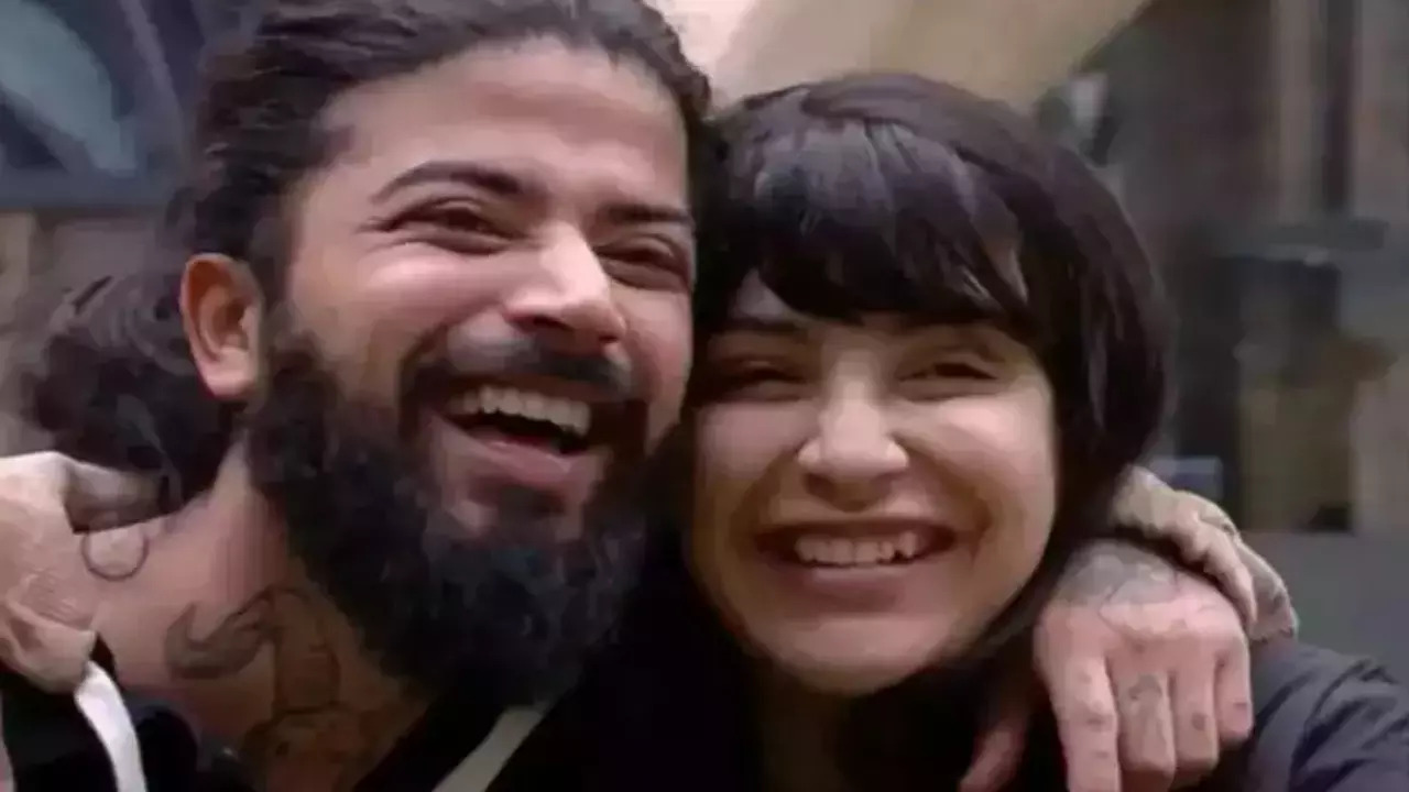 Anurag Dobhal-Khanzaadi’s Rangreza Teaser Gets Thumbs Up From Elvish Yadav Fans; Say ‘Bahut ...