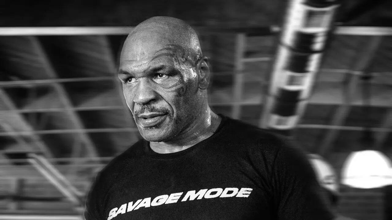 Mike Tyson: Joe Rogan Reveals How Mike Tyson Intimidated His Opponents ...