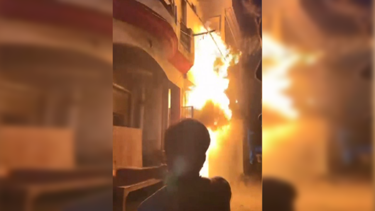 Up Fire News: Fire Breaks Out In House In UP's Raebareli, 5 People ...
