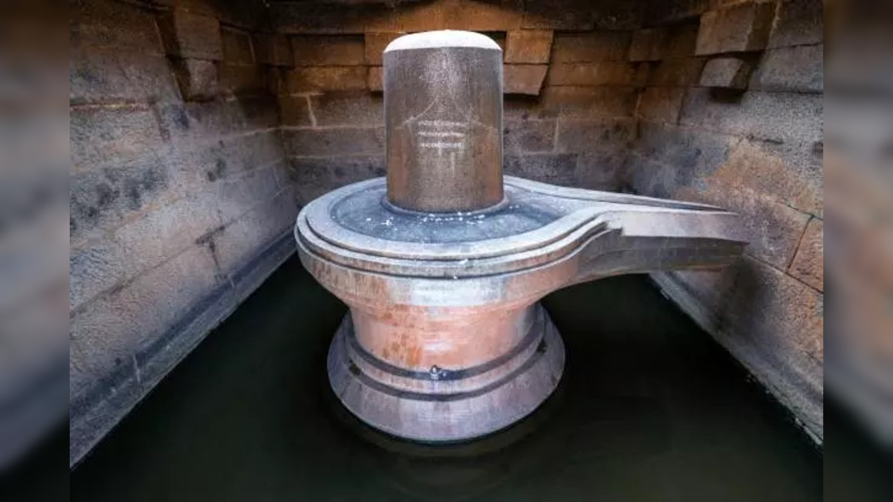Matangeshwar Mahadev Temple, Where the Length of Shivling Increases ...