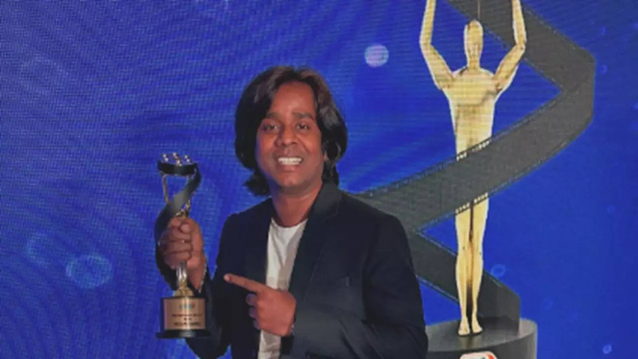 maharashtrachi hasyajatra actor gaurav more wins his first award shares ...