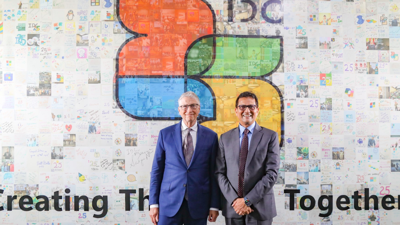 Bill Gates India Visit: Bill Gates Visits Microsoft India Development ...