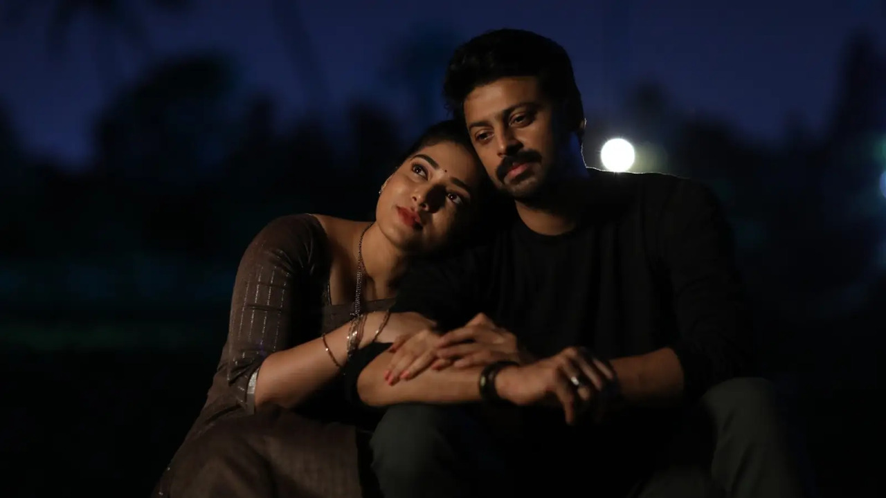 Sathamindri Mutham Tha Review: A romantic thriller that works in parts ...