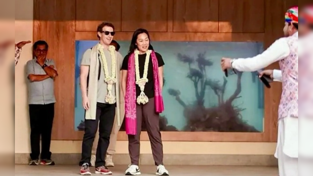 Meta Down:'Zuckerberg Enjoying In Jamnagar'? Netizens Have A Fun Day ...