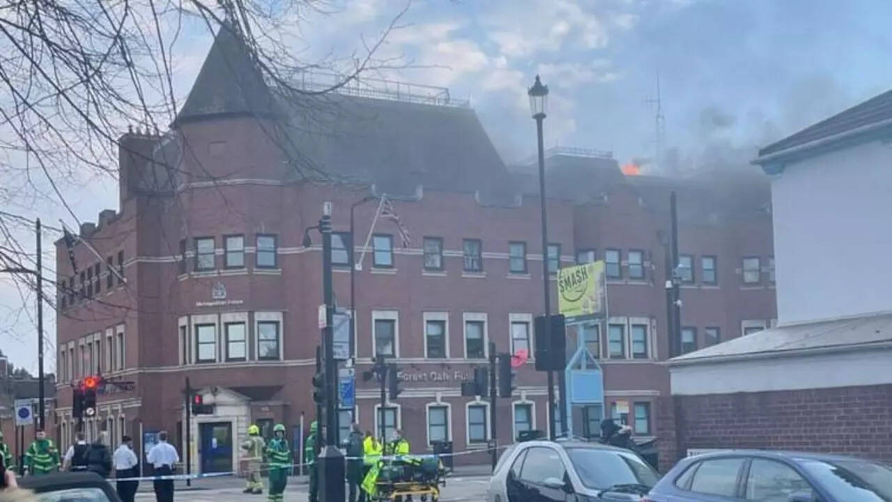 London Police Station Fire: London's Forest Gate Police Station On Fire ...