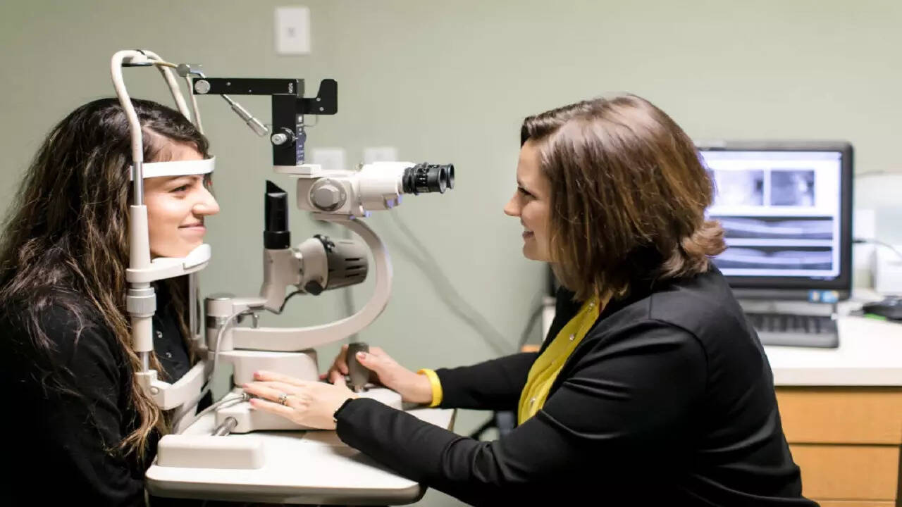 eye checkup special facility at dr agarwals eye hospital on womens day ...