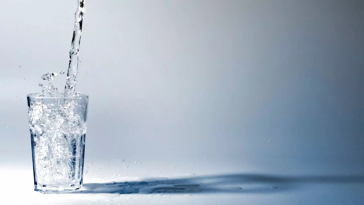 Drinking Excessive Water Every Day: What Happens When You Drink Too Much Water Daily? | Health ...
