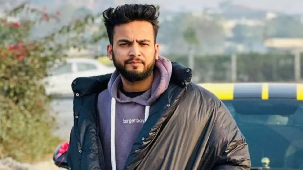 Elvish Yadav: Case Registered Against Elvish Yadav And 10 Other Men For ... Elvish Yadav: Case Registered Against Elvish Yadav And 10 Other Men For ...