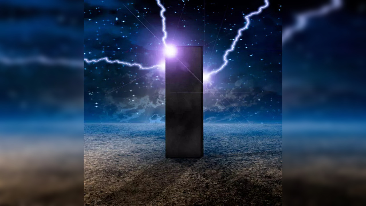 Monoliths: Life On Mars? FIFTH Monolith Shaped Like Toblerone Found ...