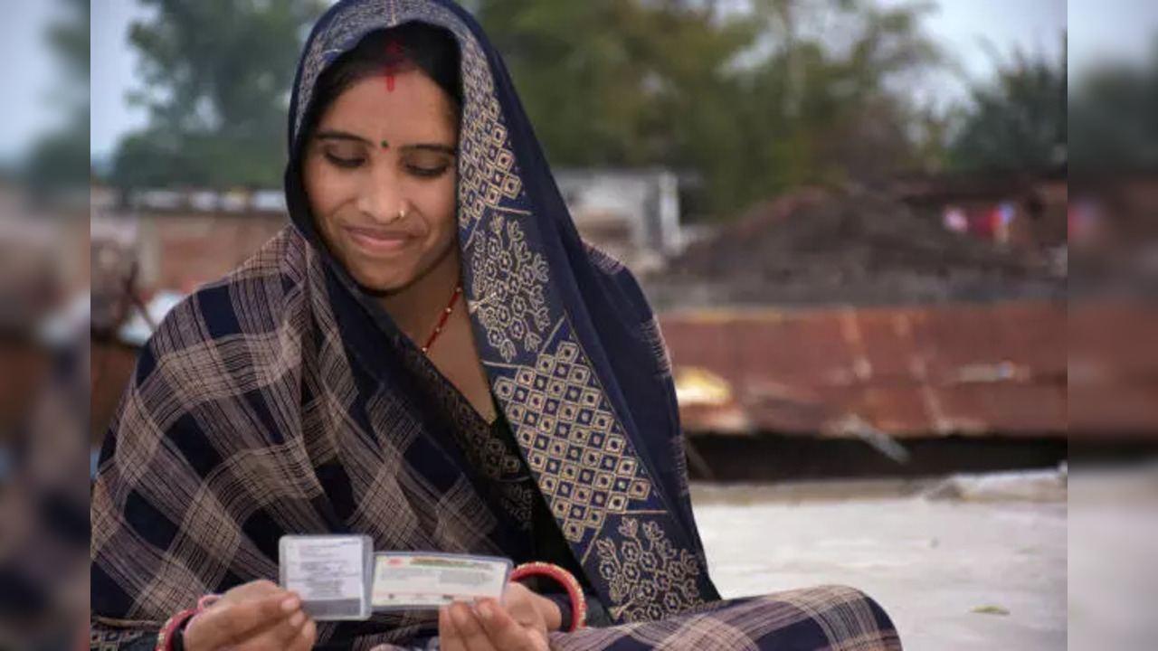 Lok Sabha Elections 2024 How To Link Voter Id With Aadhaar Card Step